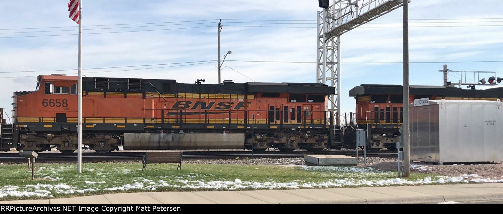BNSF 6658